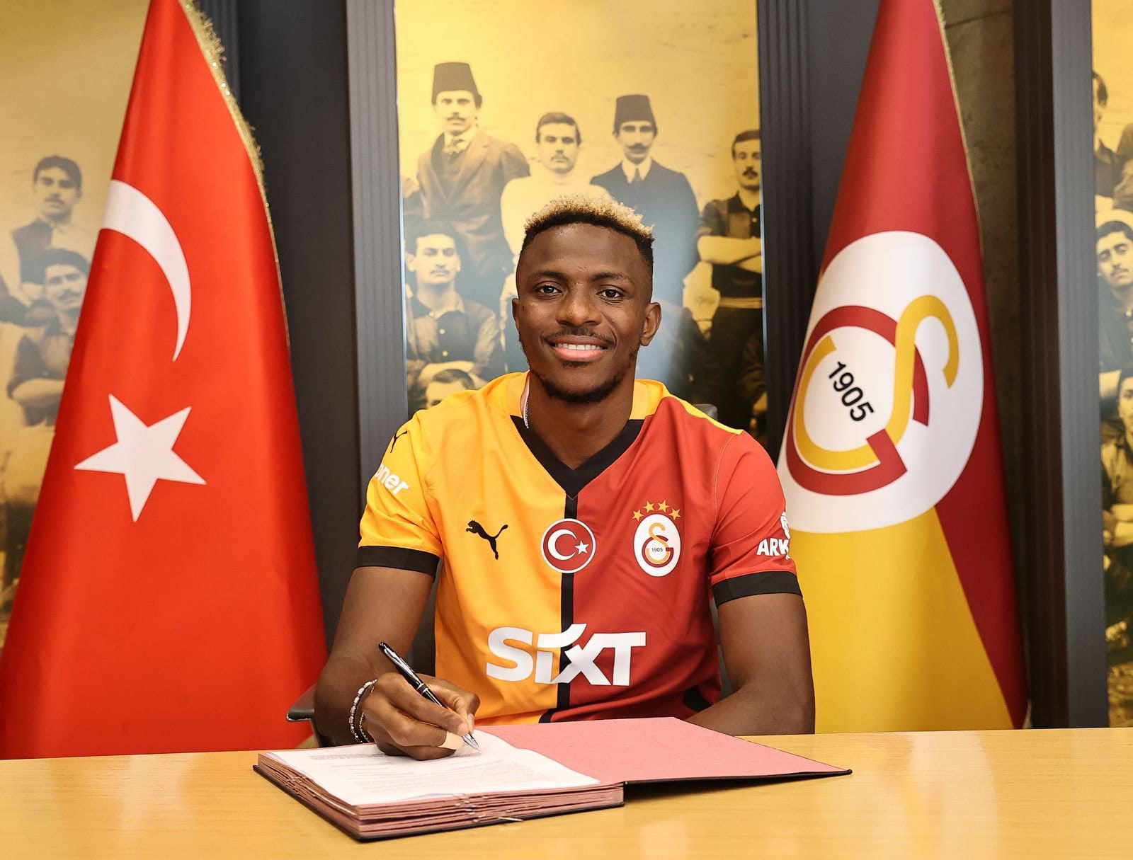 It's Official: Osimhen is a Galatasaray player! - Sportsnow.com.ng