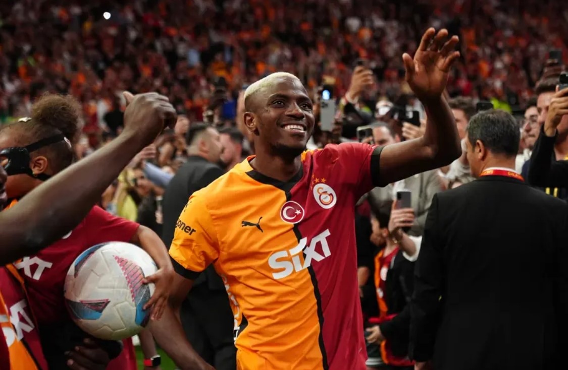 'Solo il Gala!': Osimhen Sends Napoli a Message Mid-Flight - Sportsnow ...